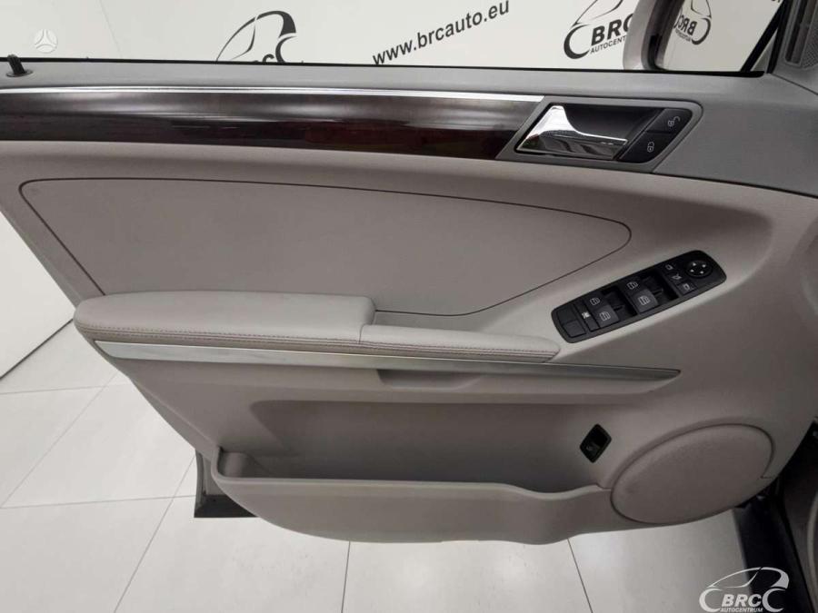 Pelēks Mercedes-Benz ML 320 2008 Viļņa, ar dzinēja tilpumu 2.99 L un nobraukumu 169 tūkst. km par 5900 €, foto 22 vietnē AUTOMOTO.COM.LV