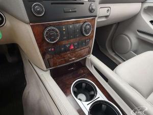 Pelēks Mercedes-Benz ML 320 2008 Viļņa, ar dzinēja tilpumu 2.99 L un nobraukumu 169 tūkst. km par 5900 €, foto 28 vietnē AUTOMOTO.COM.LV