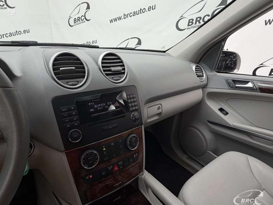 Pelēks Mercedes-Benz ML 320 2008 Viļņa, ar dzinēja tilpumu 2.99 L un nobraukumu 169 tūkst. km par 5900 €, foto 29 vietnē AUTOMOTO.COM.LV