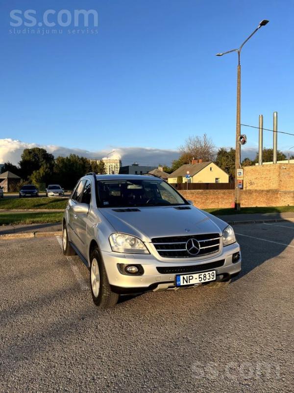 Grey Mercedes-Benz ML 320 2008 in Riga, with an engine capacity of 3.00 L and mileage of 280 thousand km for 5300 €, photo 1 on AUTOMOTO.COM.LV