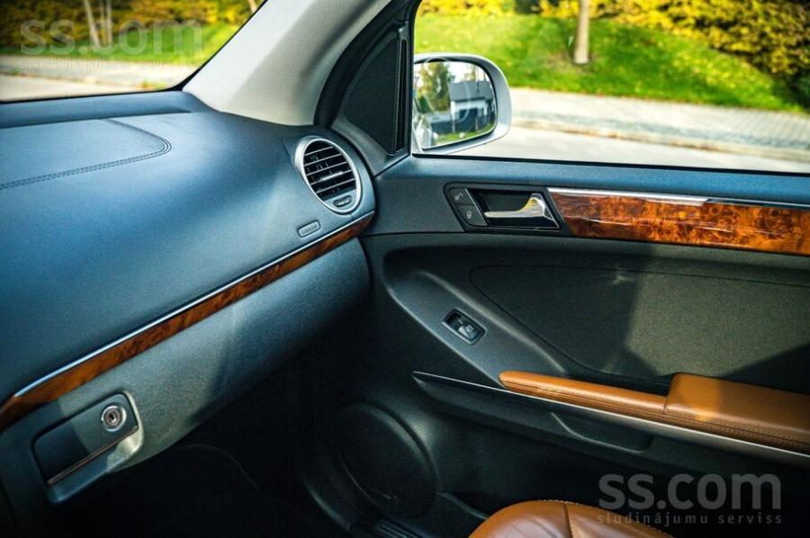 Grey Mercedes-Benz ML 320 2008 in Riga, with an engine capacity of 3.00 L and mileage of 309 thousand km for 5990 €, photo 31 on AUTOMOTO.COM.LV