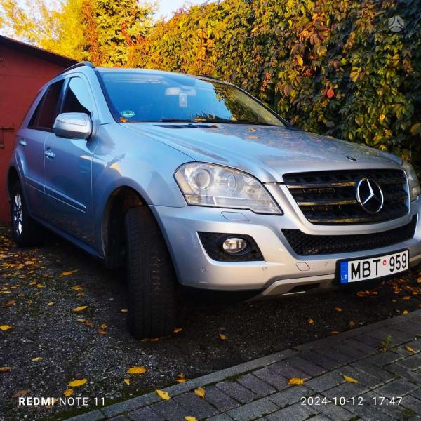 Grey Mercedes-Benz ML 320 2009 in Kaunas, with an engine capacity of 3.00 L and mileage of 334 thousand km for 8300 €, photo 1 on AUTOMOTO.COM.LV