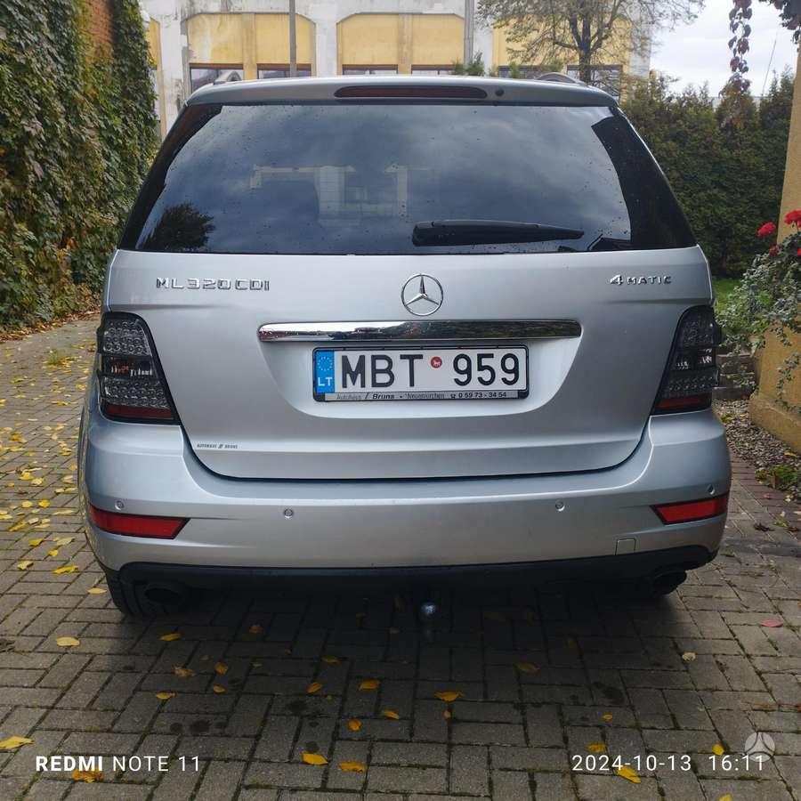 Grey Mercedes-Benz ML 320 2009 in Kaunas, with an engine capacity of 3.00 L and mileage of 334 thousand km for 8300 €, photo 3 on AUTOMOTO.COM.LV