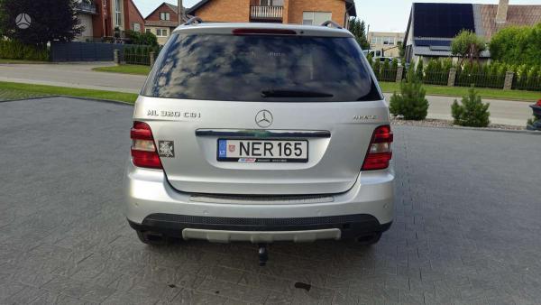 Pelēks Mercedes-Benz ML 320 2009 Kelmė, ar dzinēja tilpumu 3.00 L un nobraukumu 318 tūkst. km par 5000 €, foto 4 vietnē AUTOMOTO.COM.LV