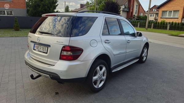 Pelēks Mercedes-Benz ML 320 2009 Kelmė, ar dzinēja tilpumu 3.00 L un nobraukumu 318 tūkst. km par 5000 €, foto 5 vietnē AUTOMOTO.COM.LV