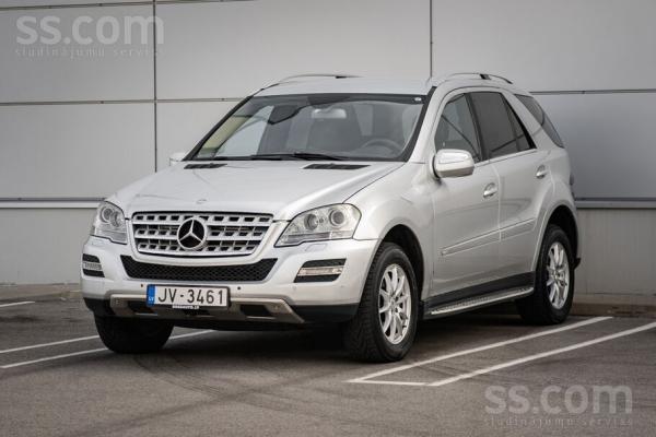 Pelēks Mercedes-Benz ML 320 2009 Rīga, ar dzinēja tilpumu 3.00 L un nobraukumu 307 tūkst. km par 6995 €, foto 1 vietnē AUTOMOTO.COM.LV