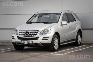 Pelēks Mercedes-Benz ML 320 2009 Rīga, ar dzinēja tilpumu 3.00 L un nobraukumu 307 tūkst. km par 6995 €, foto  vietnē AUTOMOTO.COM.LV