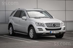 Grey Mercedes-Benz ML 320 2009 in Riga, with an engine capacity of 3.00 L and mileage of 307 thousand km for 6995 €, photo 4 on AUTOMOTO.COM.LV