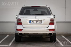 Grey Mercedes-Benz ML 320 2009 in Riga, with an engine capacity of 3.00 L and mileage of 307 thousand km for 6995 €, photo 6 on AUTOMOTO.COM.LV