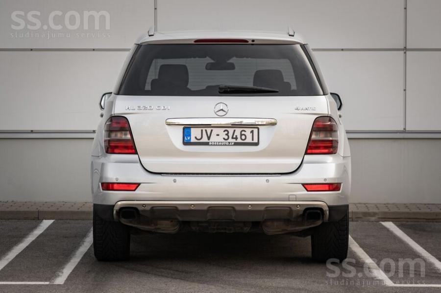 Grey Mercedes-Benz ML 320 2009 in Riga, with an engine capacity of 3.00 L and mileage of 307 thousand km for 6995 €, photo 6 on AUTOMOTO.COM.LV