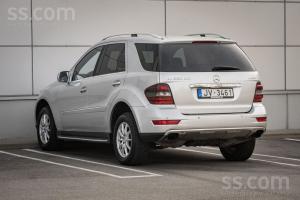 Grey Mercedes-Benz ML 320 2009 in Riga, with an engine capacity of 3.00 L and mileage of 307 thousand km for 6995 €, photo 7 on AUTOMOTO.COM.LV