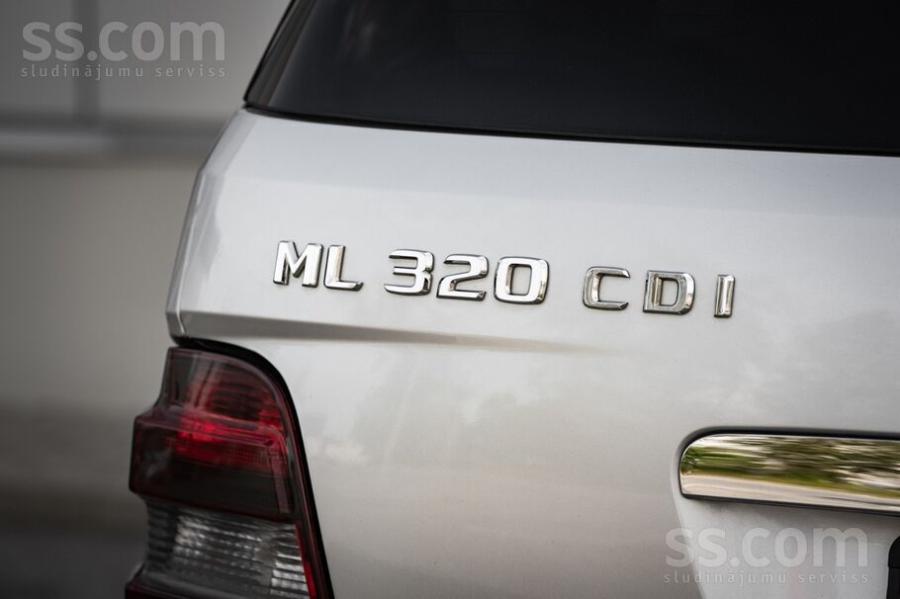 Grey Mercedes-Benz ML 320 2009 in Riga, with an engine capacity of 3.00 L and mileage of 307 thousand km for 6995 €, photo 8 on AUTOMOTO.COM.LV