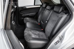 Grey Mercedes-Benz ML 320 2009 in Riga, with an engine capacity of 3.00 L and mileage of 307 thousand km for 6995 €, photo 13 on AUTOMOTO.COM.LV
