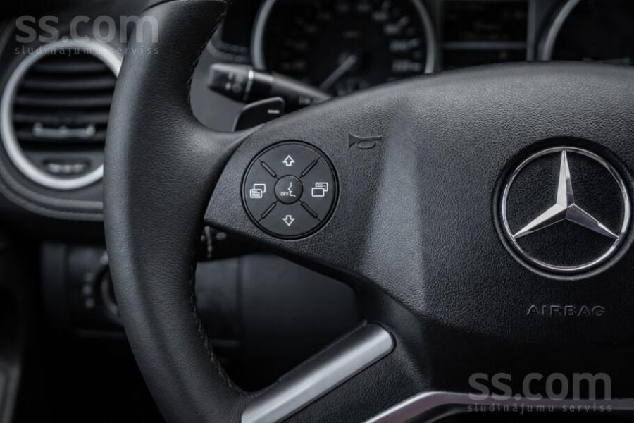 Grey Mercedes-Benz ML 320 2009 in Riga, with an engine capacity of 3.00 L and mileage of 307 thousand km for 6995 €, photo 18 on AUTOMOTO.COM.LV