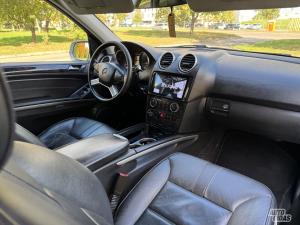 Серый Мерседес МЛ 320 2009 в Каунас, объемом двигателя 3.00 л и пробегом 0 тыс. км за 3500 €, фото 35 на AUTOMOTO.COM.LV