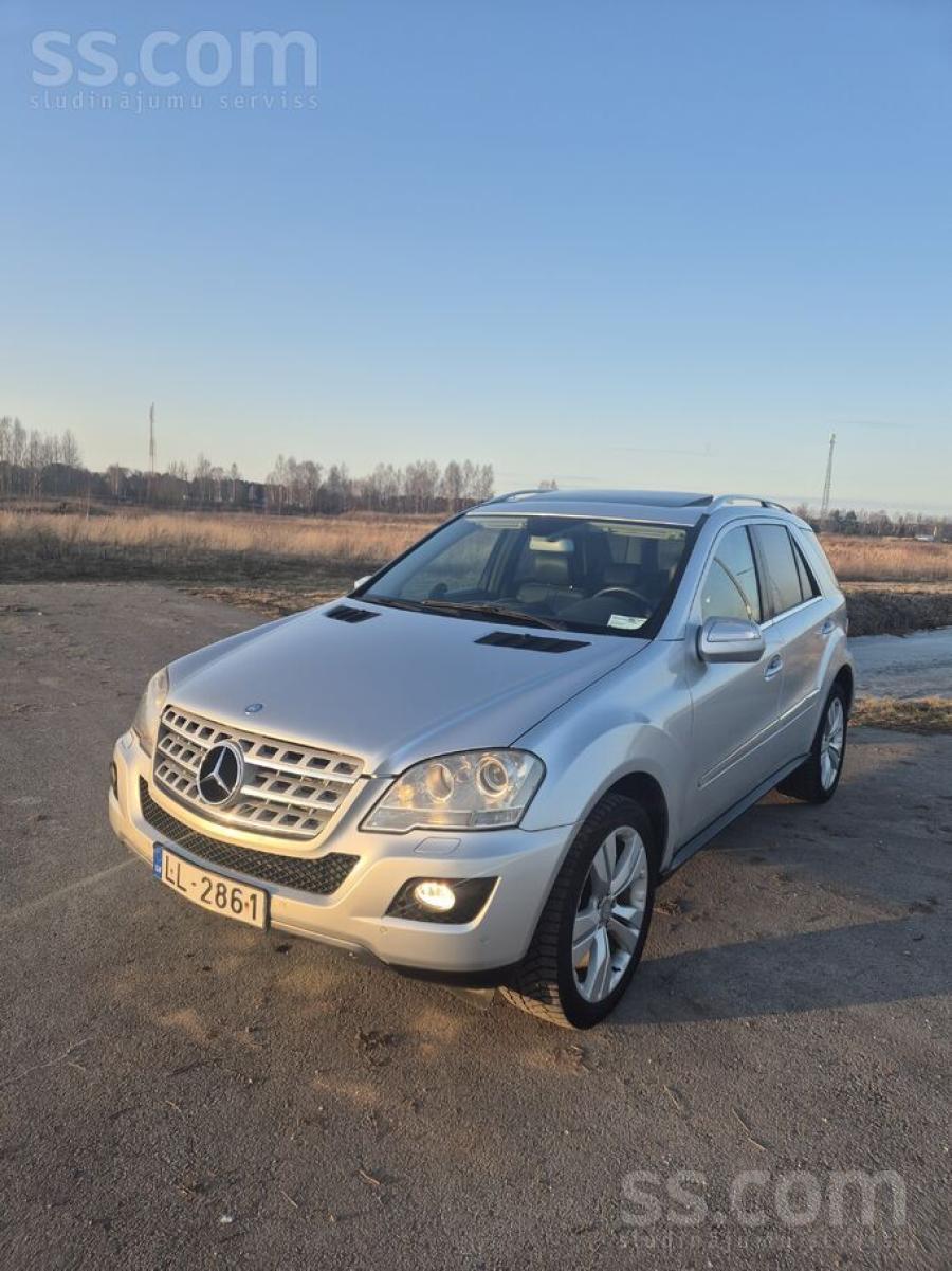 Pelēks Mercedes-Benz ML 320 2010 Rīga, ar dzinēja tilpumu 3.00 L un nobraukumu 274 tūkst. km par 9660 €, foto 1 vietnē AUTOMOTO.COM.LV