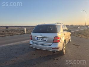 Pelēks Mercedes-Benz ML 320 2010 Rīga, ar dzinēja tilpumu 3.00 L un nobraukumu 274 tūkst. km par 9660 €, foto 6 vietnē AUTOMOTO.COM.LV