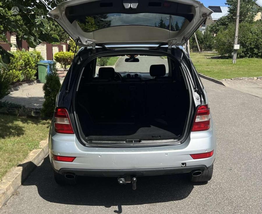 Grey Mercedes-Benz ML 320 2011 in Vilnius, with an engine capacity of 3.20 L and mileage of 230 thousand km for 6600 €, photo 10 on AUTOMOTO.COM.LV