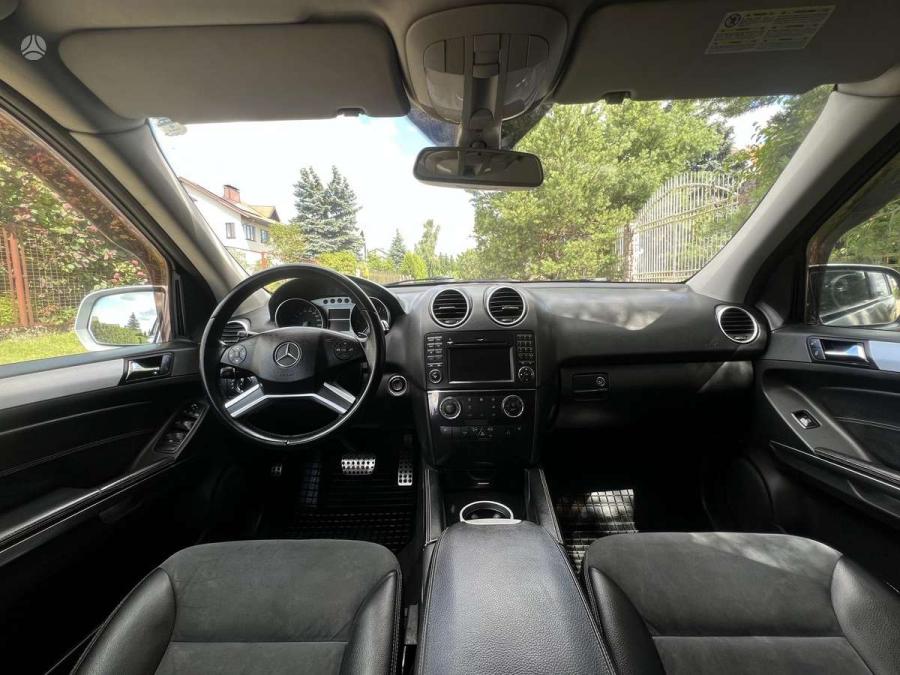Grey Mercedes-Benz ML 320 2011 in Vilnius, with an engine capacity of 3.20 L and mileage of 230 thousand km for 6600 €, photo 17 on AUTOMOTO.COM.LV