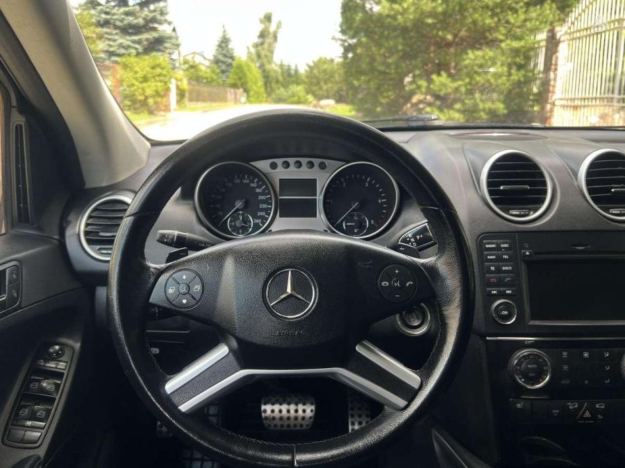 Grey Mercedes-Benz ML 320 2011 in Vilnius, with an engine capacity of 3.20 L and mileage of 230 thousand km for 6600 €, photo 22 on AUTOMOTO.COM.LV