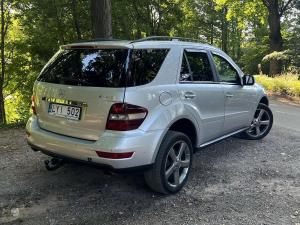 Grey Mercedes-Benz ML 320 2011 in Vilnius, with an engine capacity of 3.20 L and mileage of 230 thousand km for 6950 €, photo 3 on AUTOMOTO.COM.LV
