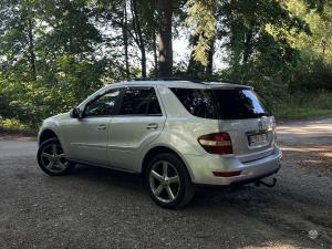 Grey Mercedes-Benz ML 320 2011 in Vilnius, with an engine capacity of 3.20 L and mileage of 230 thousand km for 6950 €, photo 5 on AUTOMOTO.COM.LV
