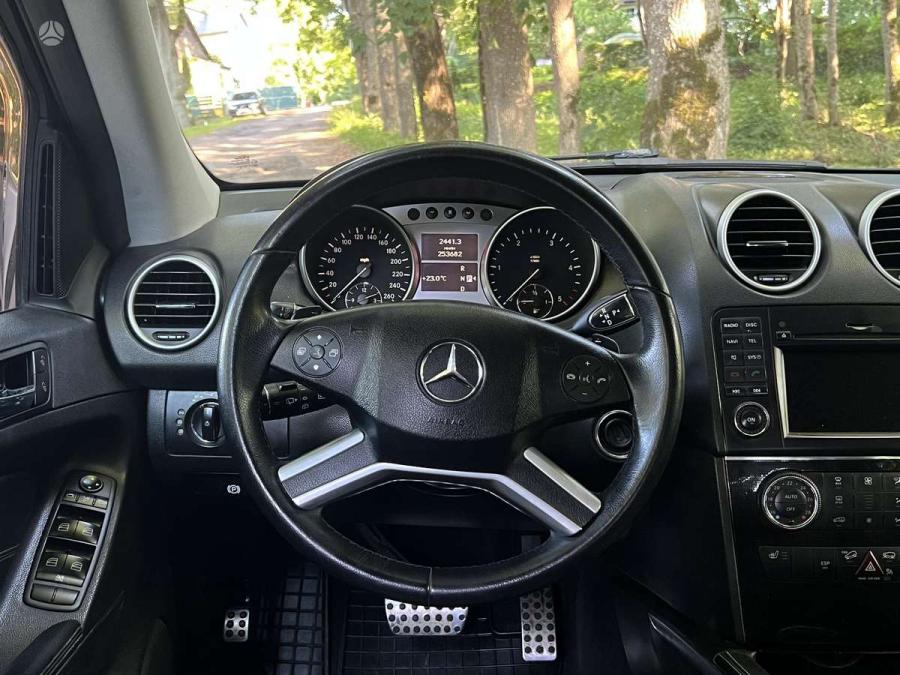 Grey Mercedes-Benz ML 320 2011 in Vilnius, with an engine capacity of 3.20 L and mileage of 230 thousand km for 6950 €, photo 20 on AUTOMOTO.COM.LV