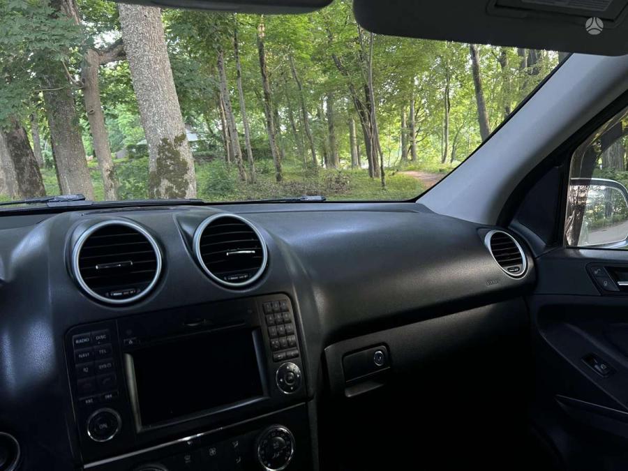 Grey Mercedes-Benz ML 320 2011 in Vilnius, with an engine capacity of 3.20 L and mileage of 230 thousand km for 6950 €, photo 23 on AUTOMOTO.COM.LV