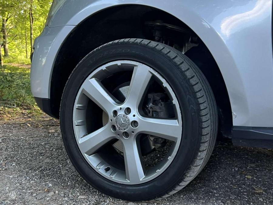 Grey Mercedes-Benz ML 320 2011 in Vilnius, with an engine capacity of 3.20 L and mileage of 230 thousand km for 6950 €, photo 24 on AUTOMOTO.COM.LV