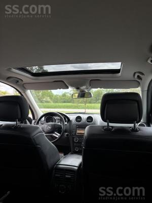 Grey Mercedes-Benz ML 320 2009 in Saldus, with an engine capacity of 3.20 L and mileage of 307 thousand km for 6000 €, photo 3 on AUTOMOTO.COM.LV