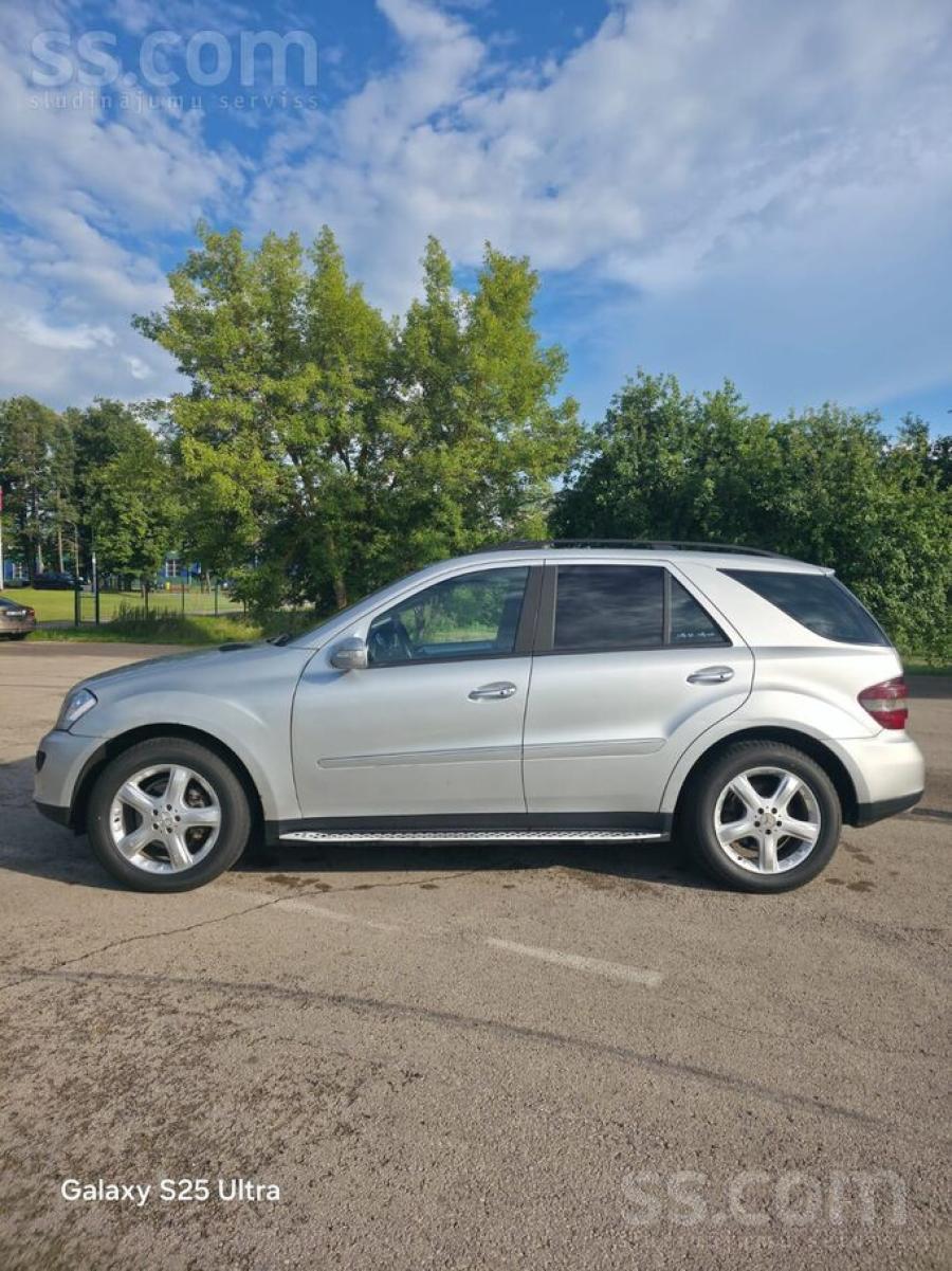 Pelēks Mercedes-Benz ML 320 2005 Preiļi, ar dzinēja tilpumu 3.00 L un nobraukumu 0 tūkst. km par 4499 €, foto 5 vietnē AUTOMOTO.COM.LV