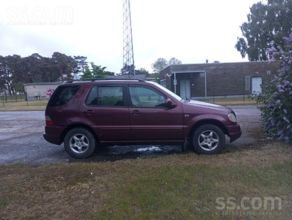 Sarkans Mercedes-Benz ML 320 1999 Liepāja, ar dzinēja tilpumu 3.20 L un nobraukumu 327 tūkst. km par 2600 €, foto 6 vietnē AUTOMOTO.COM.LV