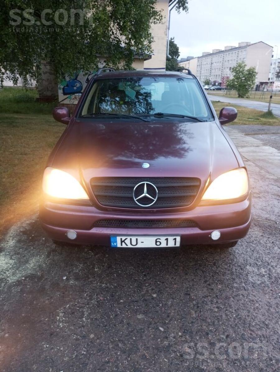 Sarkans Mercedes-Benz ML 320 1999 Liepāja, ar dzinēja tilpumu 3.20 L un nobraukumu 327 tūkst. km par 2600 €, foto 1 vietnē AUTOMOTO.COM.LV