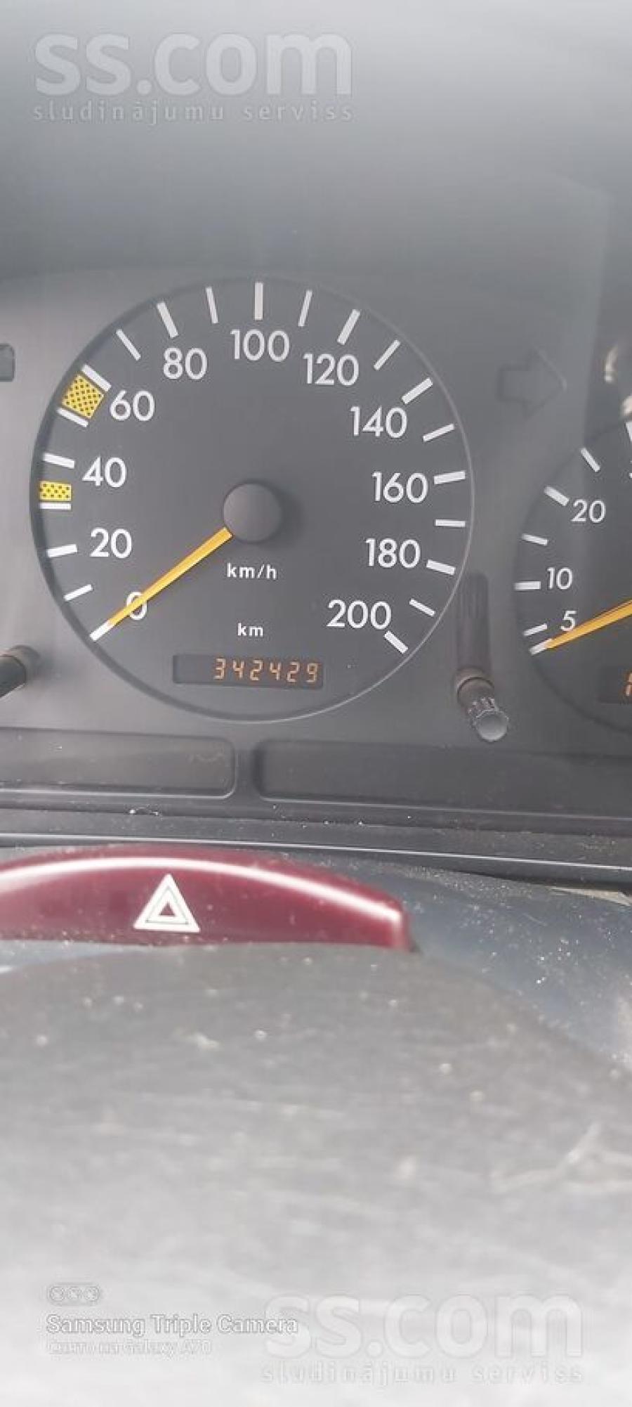 Red Mercedes-Benz ML 320 1999 in Riga, with an engine capacity of 3.20 L and mileage of 342 thousand km for 1400 €, photo 7 on AUTOMOTO.COM.LV