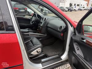 Красный Мерседес МЛ 320 2005 в Каунас, объемом двигателя 3.00 л и пробегом 276 тыс. км за 4000 €, фото 12 на AUTOMOTO.COM.LV