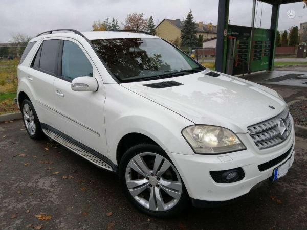 Balts Mercedes-Benz ML 320 2006 Kauņa, ar dzinēja tilpumu 2.99 L un nobraukumu 327 tūkst. km par 5900 €, foto 1 vietnē AUTOMOTO.COM.LV