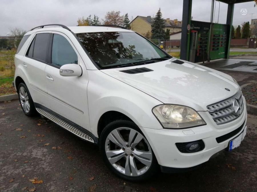 Balts Mercedes-Benz ML 320 2006 Kauņa, ar dzinēja tilpumu 2.99 L un nobraukumu 327 tūkst. km par 5900 €, foto 1 vietnē AUTOMOTO.COM.LV