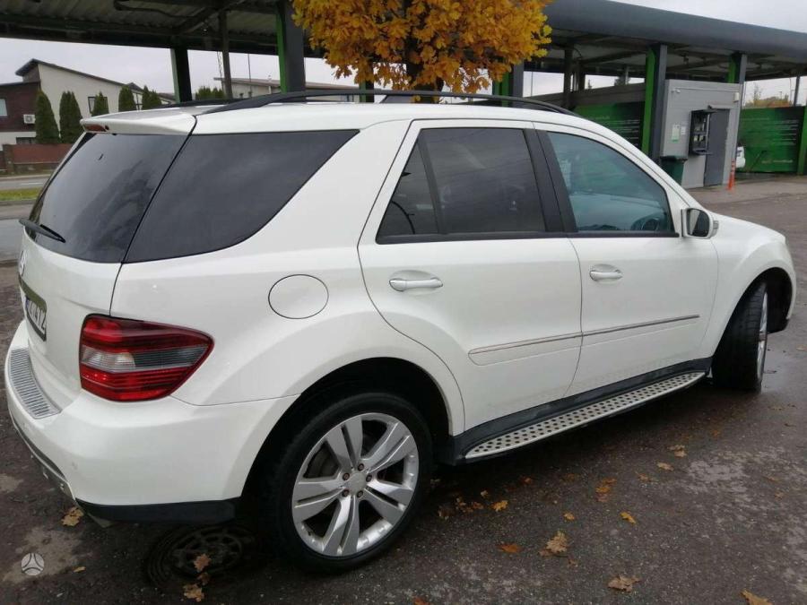 Balts Mercedes-Benz ML 320 2006 Kauņa, ar dzinēja tilpumu 2.99 L un nobraukumu 327 tūkst. km par 5900 €, foto 3 vietnē AUTOMOTO.COM.LV