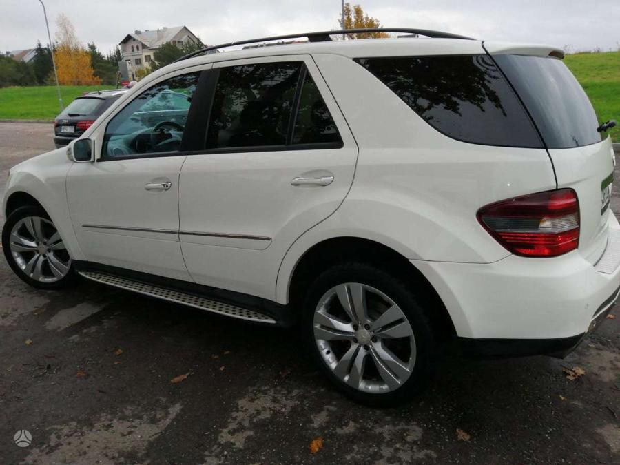 Balts Mercedes-Benz ML 320 2006 Kauņa, ar dzinēja tilpumu 2.99 L un nobraukumu 327 tūkst. km par 5900 €, foto 4 vietnē AUTOMOTO.COM.LV
