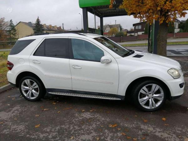 Balts Mercedes-Benz ML 320 2006 Kauņa, ar dzinēja tilpumu 2.99 L un nobraukumu 327 tūkst. km par 5900 €, foto 6 vietnē AUTOMOTO.COM.LV