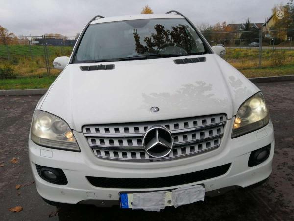 Balts Mercedes-Benz ML 320 2006 Kauņa, ar dzinēja tilpumu 2.99 L un nobraukumu 327 tūkst. km par 5900 €, foto 7 vietnē AUTOMOTO.COM.LV