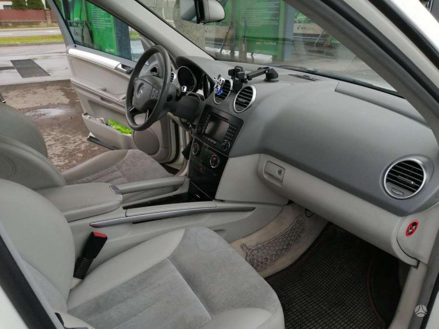 Balts Mercedes-Benz ML 320 2006 Kauņa, ar dzinēja tilpumu 2.99 L un nobraukumu 327 tūkst. km par 5900 €, foto 10 vietnē AUTOMOTO.COM.LV