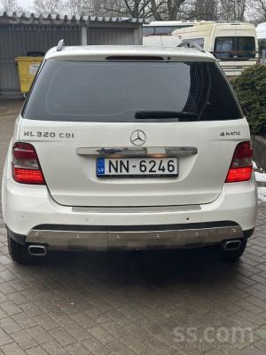 White Mercedes-Benz ML 320 2007 in Riga, with an engine capacity of 3.00 L and mileage of 348 thousand km for 4990 €, photo 2 on AUTOMOTO.COM.LV