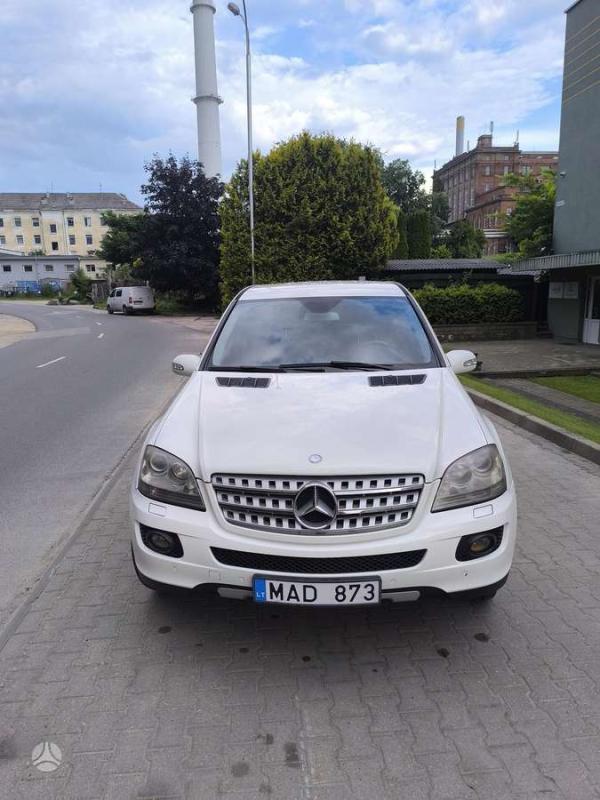 Balts Mercedes-Benz ML 320 2008 Viļņa, ar dzinēja tilpumu 3.00 L un nobraukumu 274 tūkst. km par 8200 €, foto 3 vietnē AUTOMOTO.COM.LV