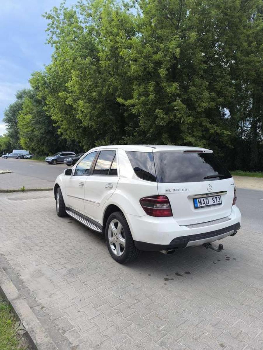 Balts Mercedes-Benz ML 320 2008 Viļņa, ar dzinēja tilpumu 3.00 L un nobraukumu 274 tūkst. km par 8200 €, foto 6 vietnē AUTOMOTO.COM.LV