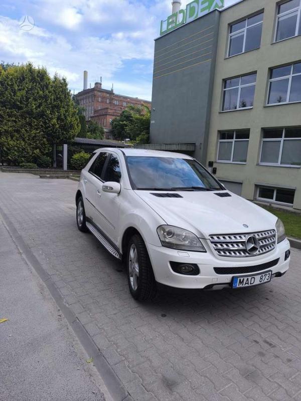 Balts Mercedes-Benz ML 320 2008 Viļņa, ar dzinēja tilpumu 3.00 L un nobraukumu 274 tūkst. km par 8200 €, foto 7 vietnē AUTOMOTO.COM.LV