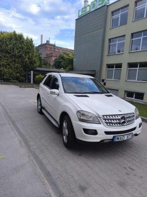 Balts Mercedes-Benz ML 320 2008 Viļņa, ar dzinēja tilpumu 3.00 L un nobraukumu 274 tūkst. km par 8200 €, foto 8 vietnē AUTOMOTO.COM.LV