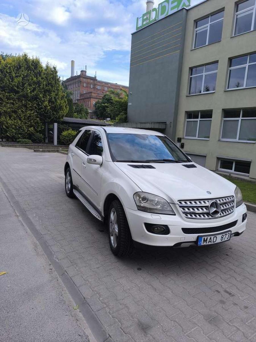 Balts Mercedes-Benz ML 320 2008 Viļņa, ar dzinēja tilpumu 3.00 L un nobraukumu 274 tūkst. km par 8200 €, foto 8 vietnē AUTOMOTO.COM.LV
