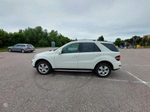 Balts Mercedes-Benz ML 320 2008 Jurbarkas, ar dzinēja tilpumu 2.99 L un nobraukumu 478 tūkst. km par 6500 €, foto  vietnē AUTOMOTO.COM.LV