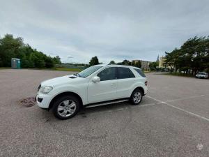 Balts Mercedes-Benz ML 320 2008 Jurbarkas, ar dzinēja tilpumu 2.99 L un nobraukumu 478 tūkst. km par 6500 €, foto 3 vietnē AUTOMOTO.COM.LV
